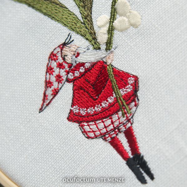 Acufactum MACHINE EMBROIDERY FILE - Mistletoe Gnome - Willow Cottage ...