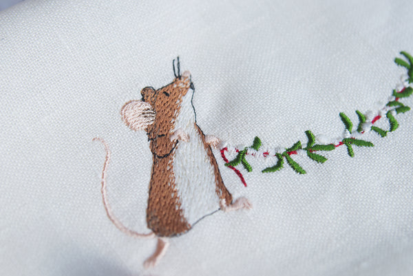 Acufactum MACHINE EMBROIDERY FILE - Mice with Garland - Willow Cottage ...